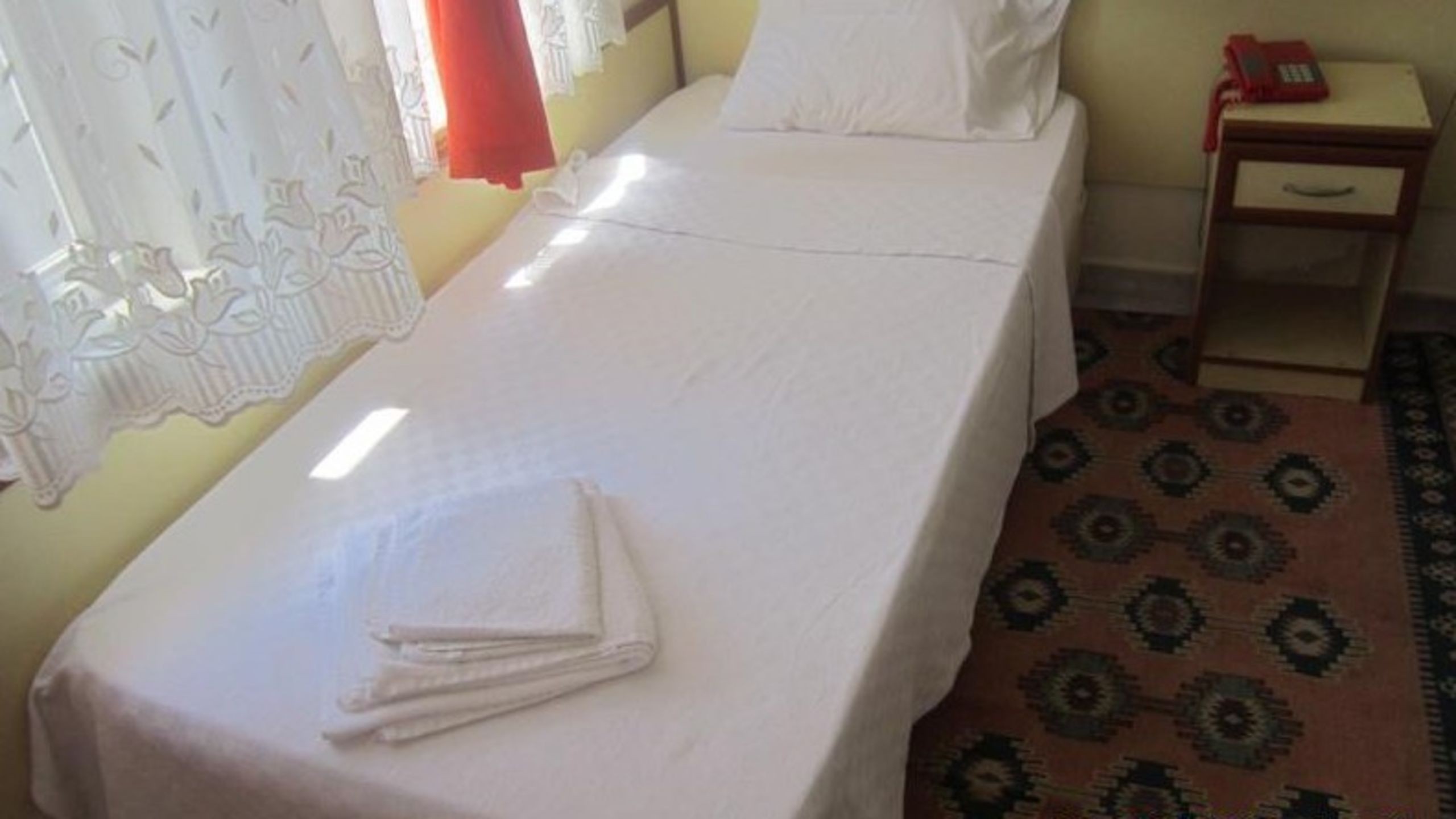 Red Rose Hotel | Etstur.com